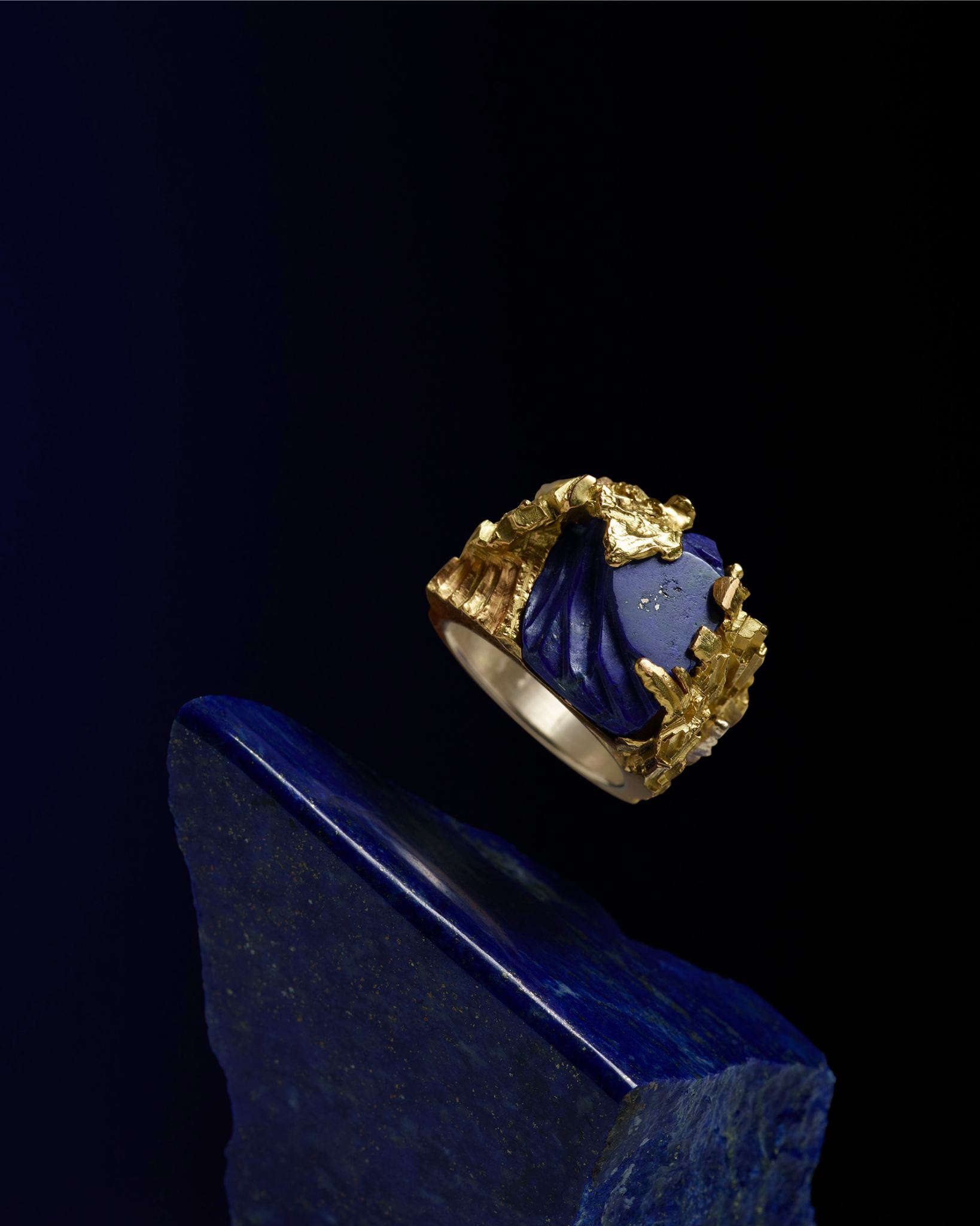 Karl Mazlo : le joaillier inspiré par l’architecture et les matériaux bruts